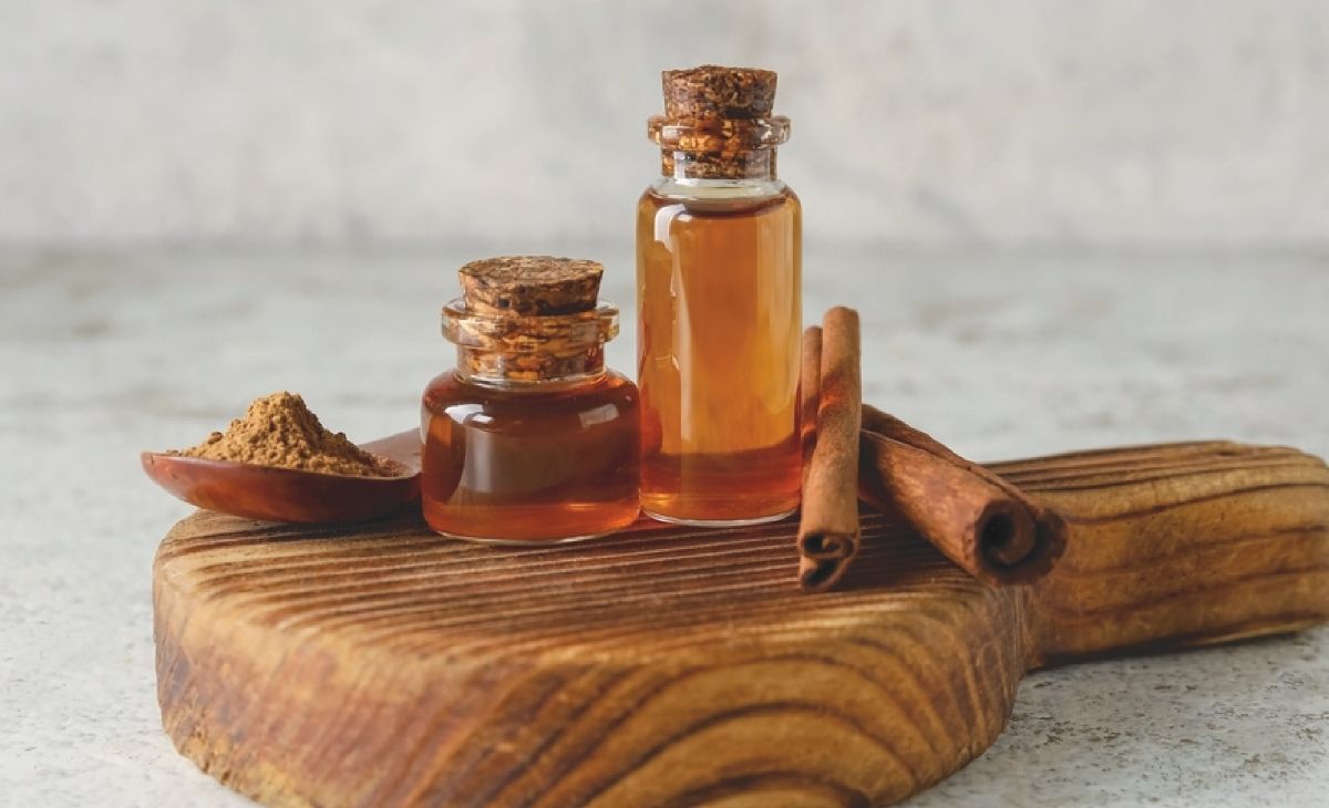 Tinh dầu quế là gì? Thành phần, công dụng và cách dùng hiệu quả - Matthew